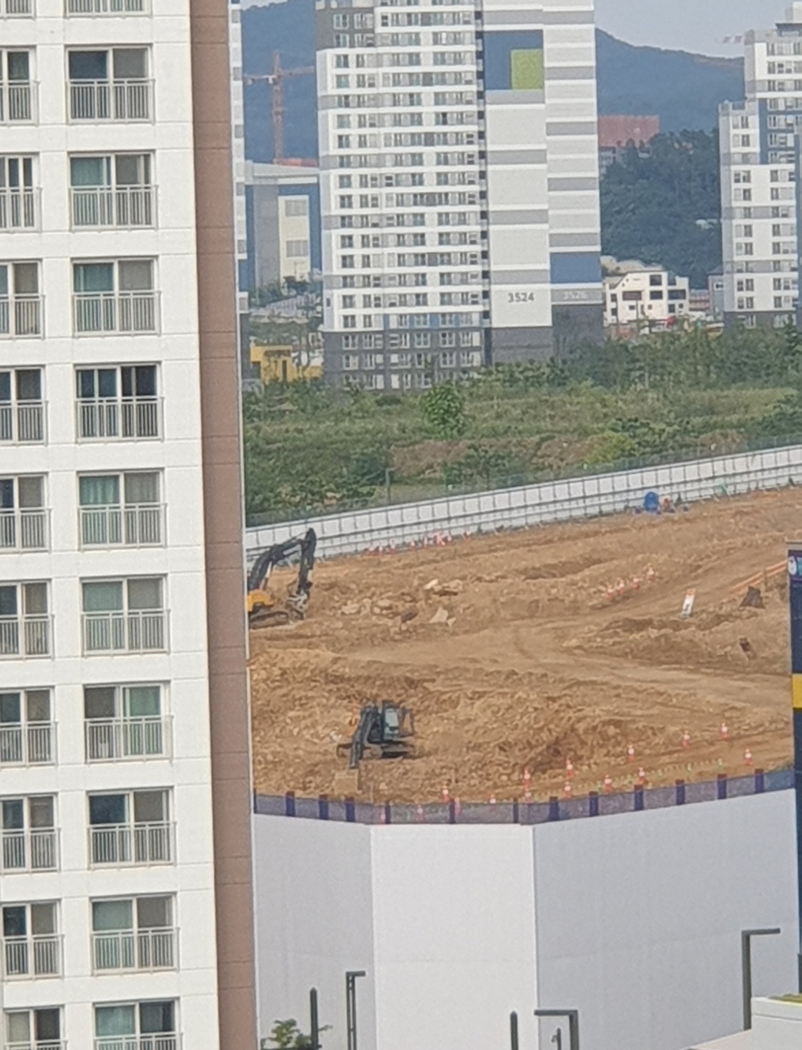 동탄2 장지동 동탄레이크파크자연앤e편한세상국민의 실거래가 시세 매물 주변정보 아파트는 호갱노노