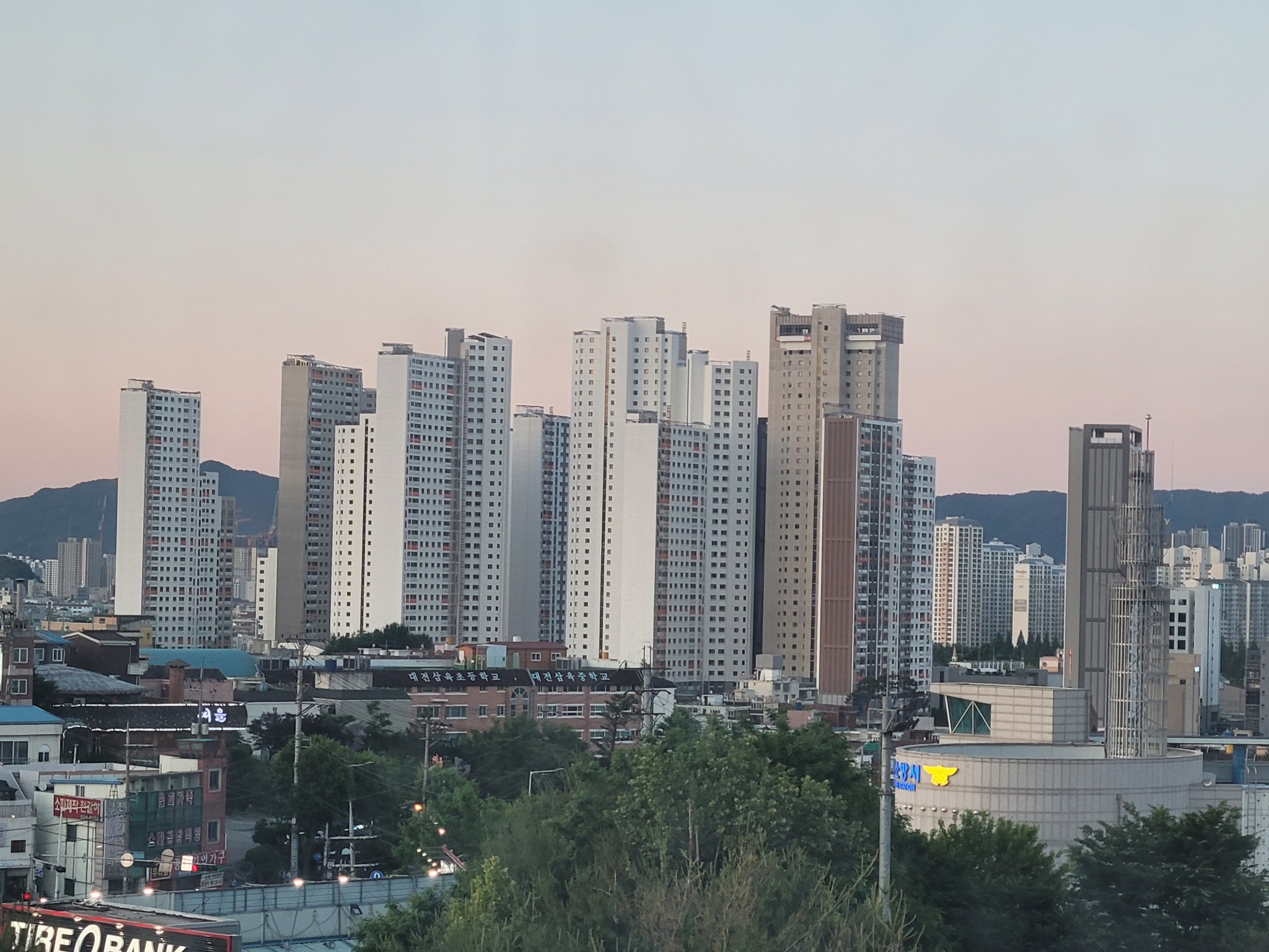 도마동 대전도마변동11구역호반써밋그랜드센트럴의 실거래가 시세 매물 주변정보 아파트는 호갱노노