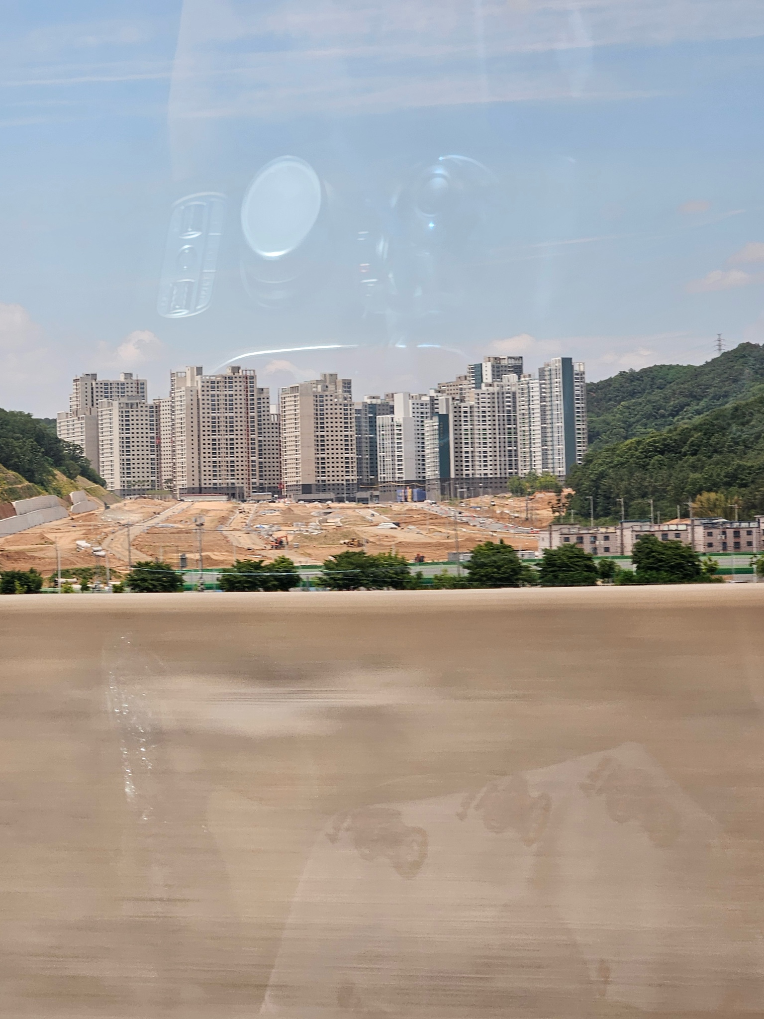 거의동 구미푸르지오엘리포레시티1단지의 실거래가 시세 매물 주변정보 아파트는 호갱노노