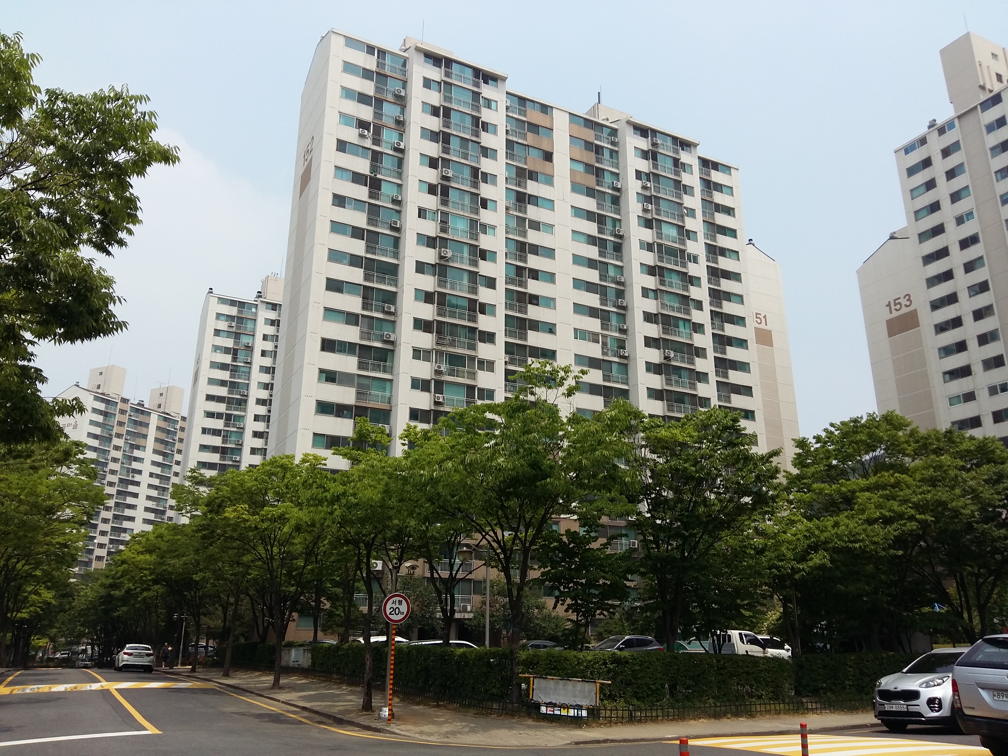 영통포레파크원의 이야기 | 온수 배관 공사한 뒤로 샤워할 때 온수쪽으로 방향을 틀면 수압이 급격히